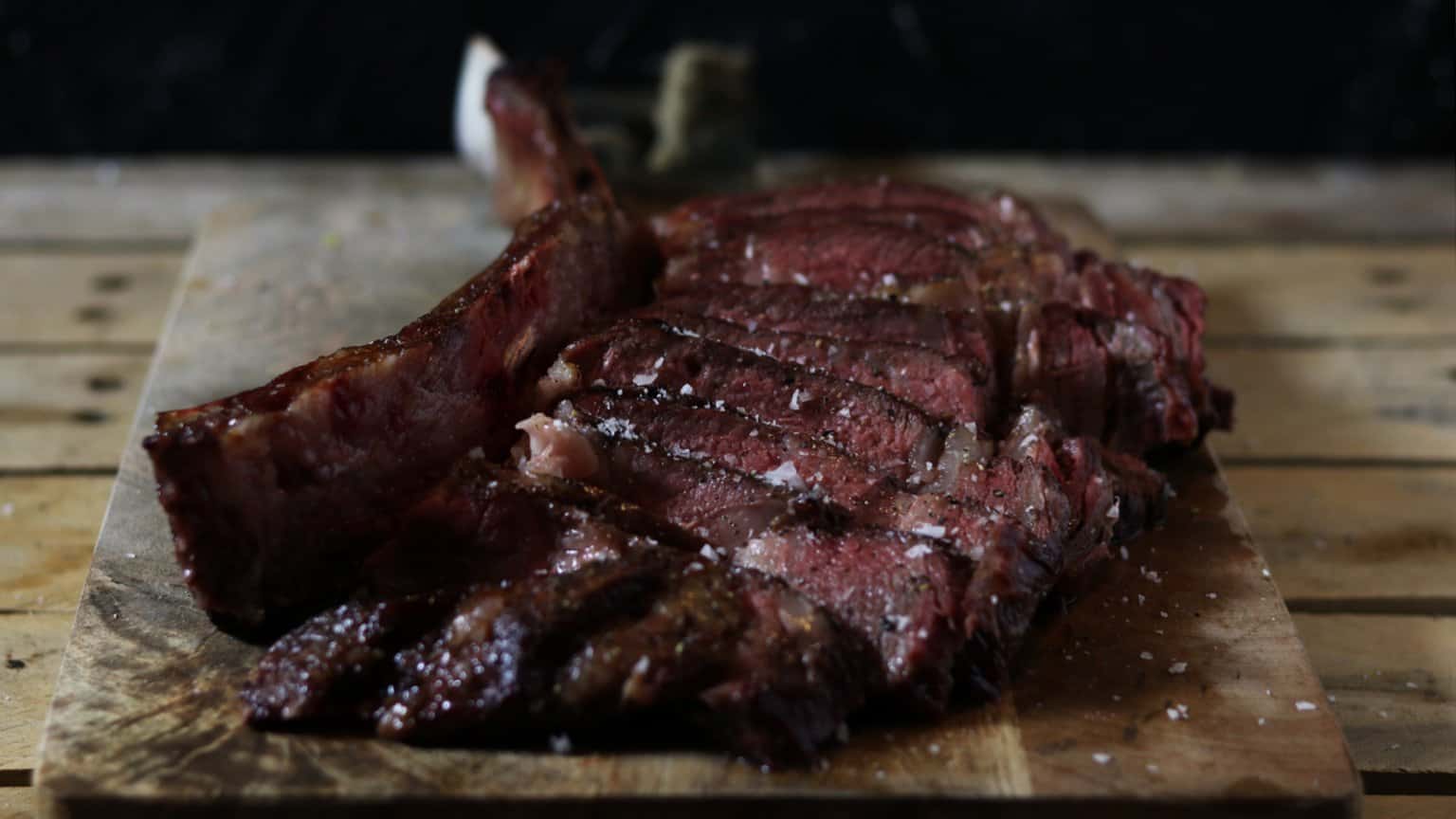 Tomahawk Steak - BBQ Recepten - BBQ Junkie